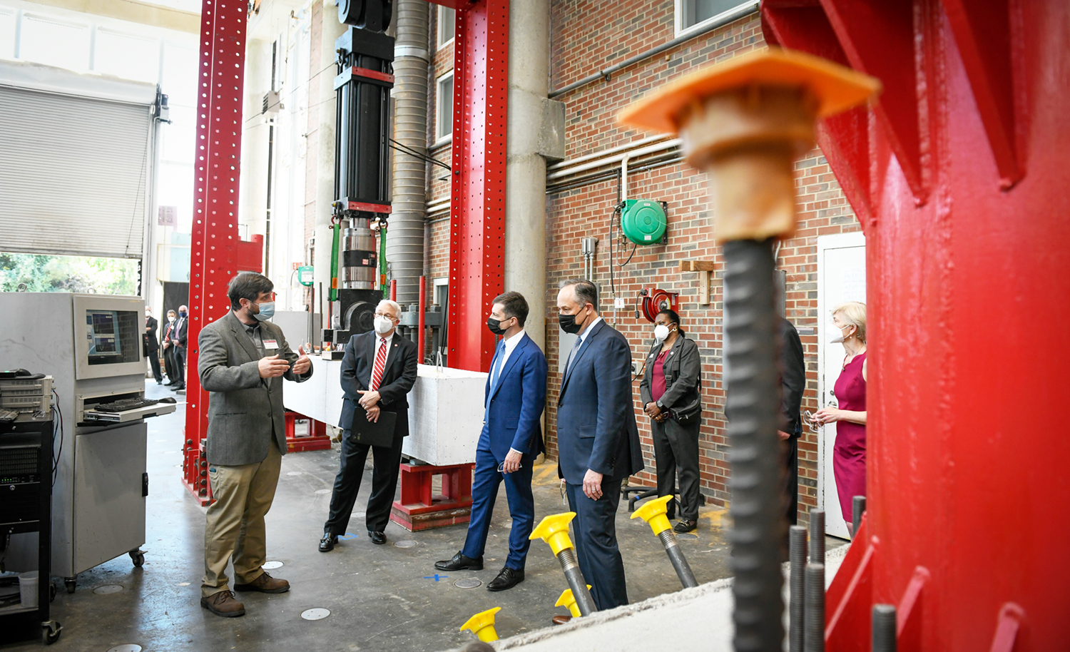 Department demonstrates research to prestigious visitors | Department ...